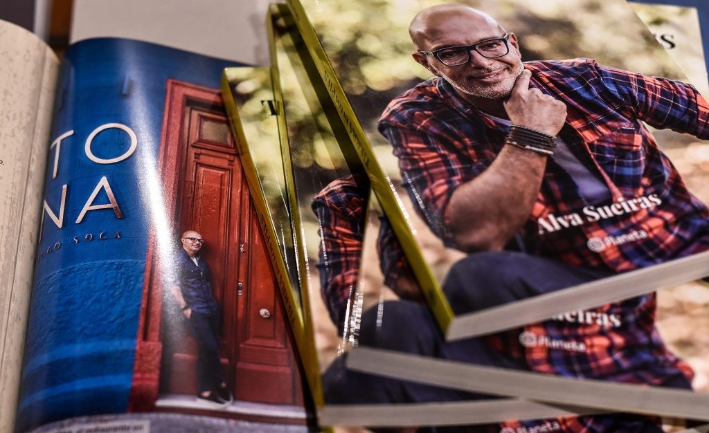 Los sueños de Hugo Soca en «Tierra en los pies», un libro de Alva ...